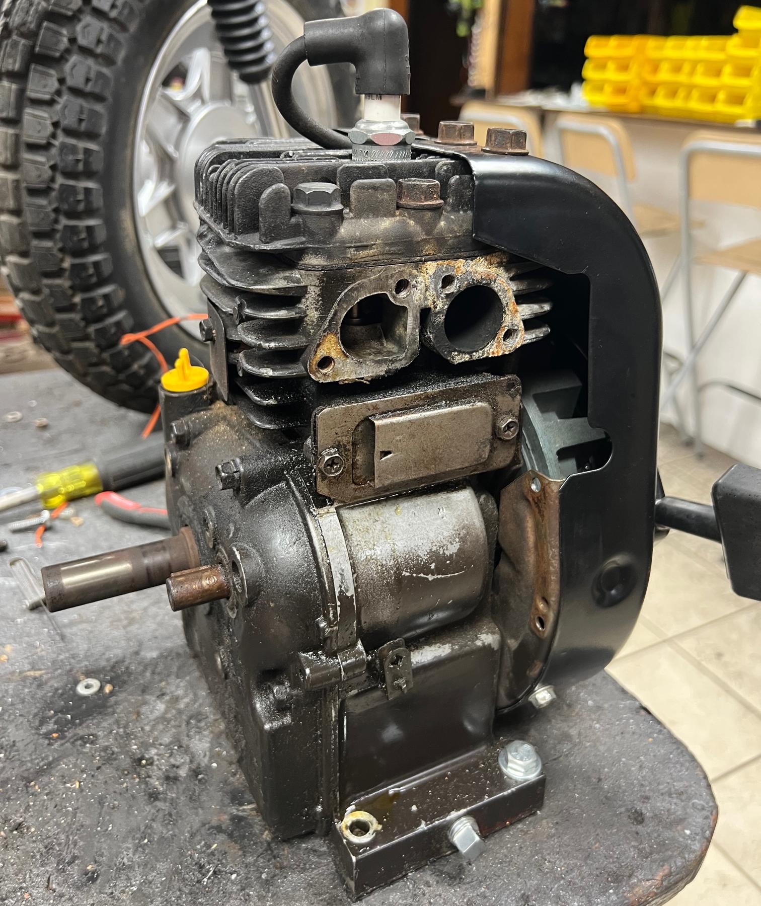 Elusive 32517 Tecumseh flywheel dilemma HS50 looks like HS40 ...