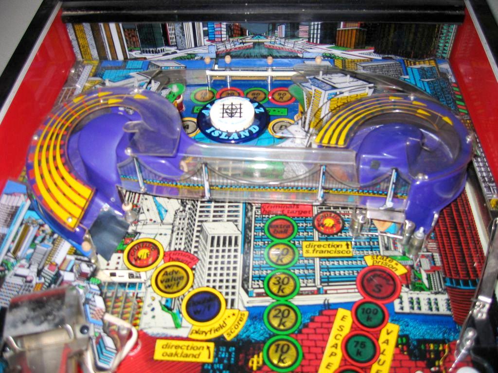 Nuova Bell Games Cobra pinball machine 1987 coin operated arcade game